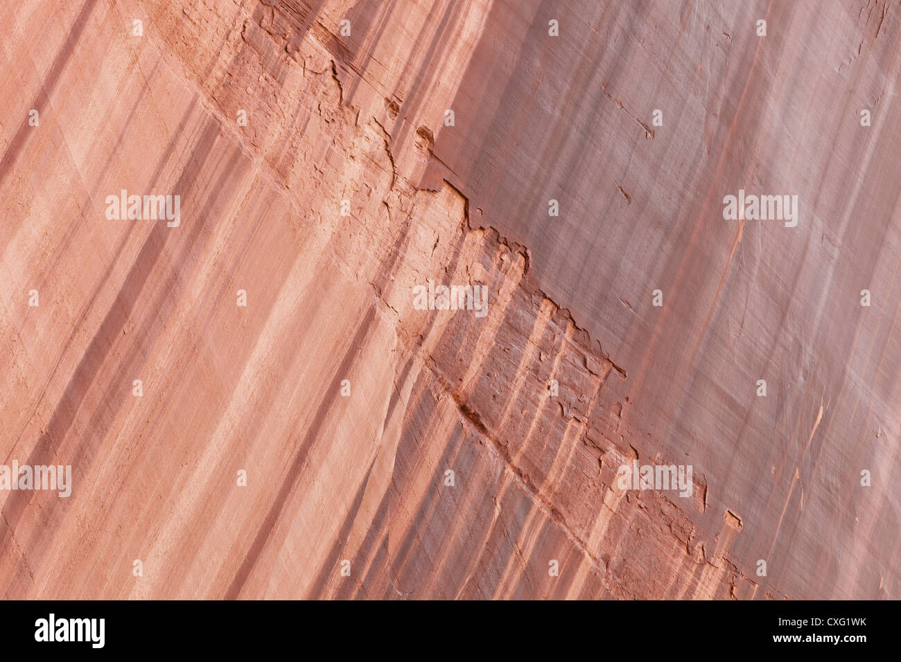 Diagonal lines hi-res stock photography and images - Alamy