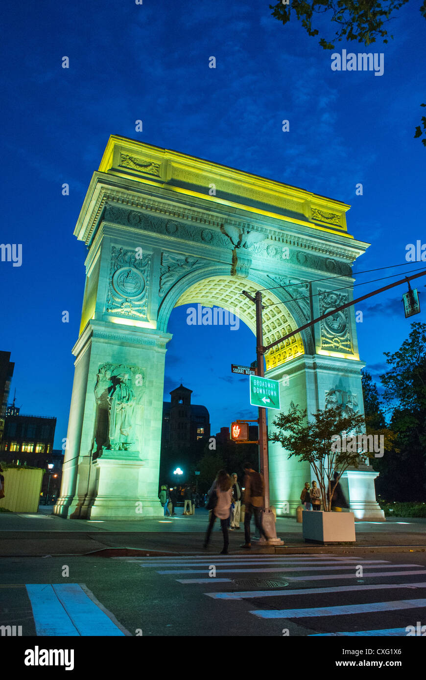Ny vertical hi-res stock photography and images - Alamy