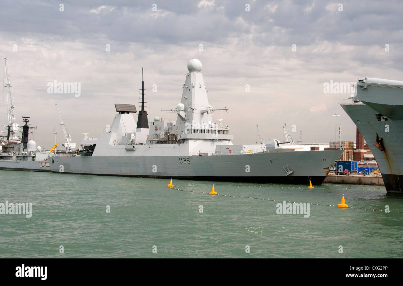 Type 45 destroyer hi-res stock photography and images - Alamy