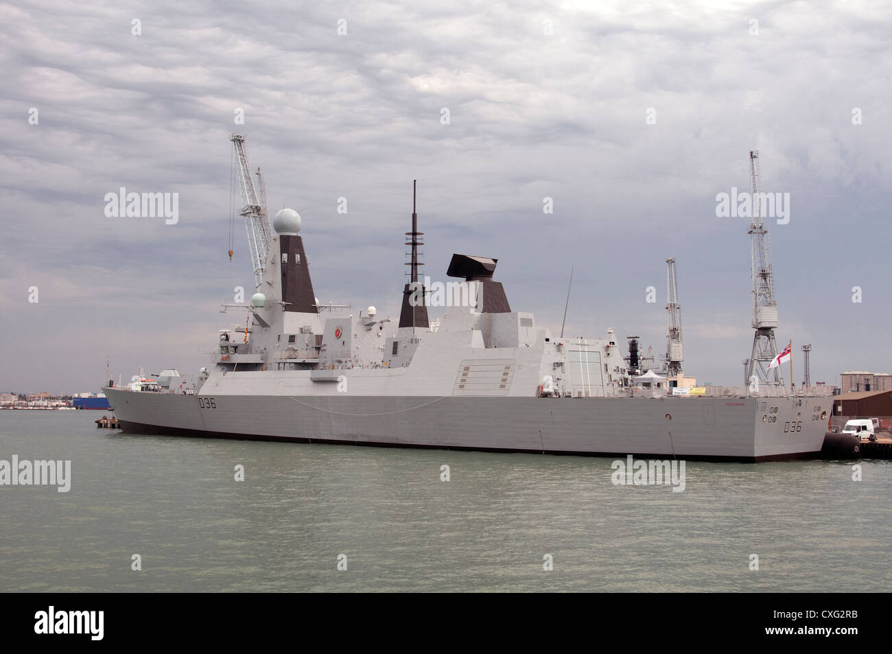 Hms defender hi-res stock photography and images - Alamy