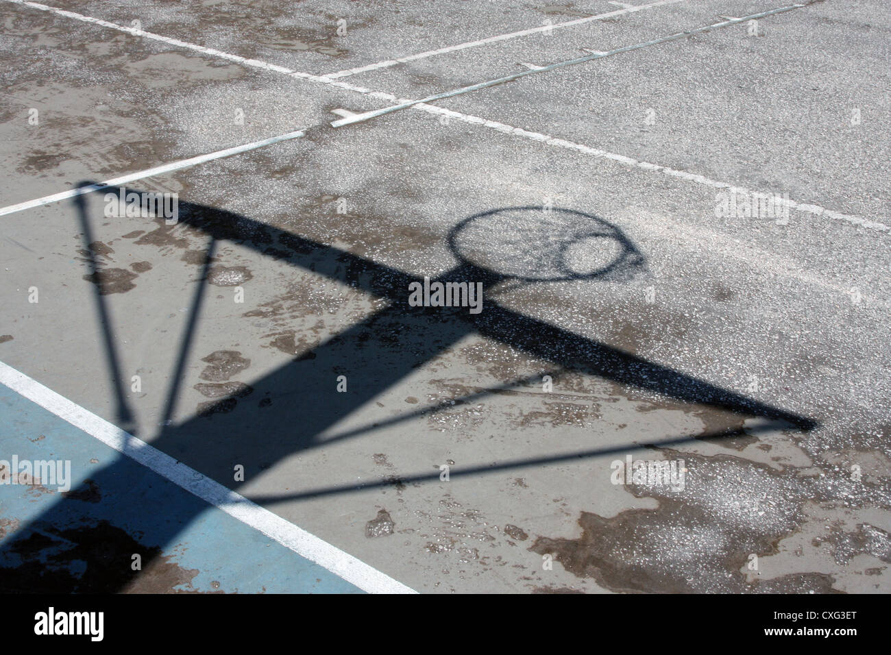 Urban basketball hoop shadow Stock Photo - Alamy