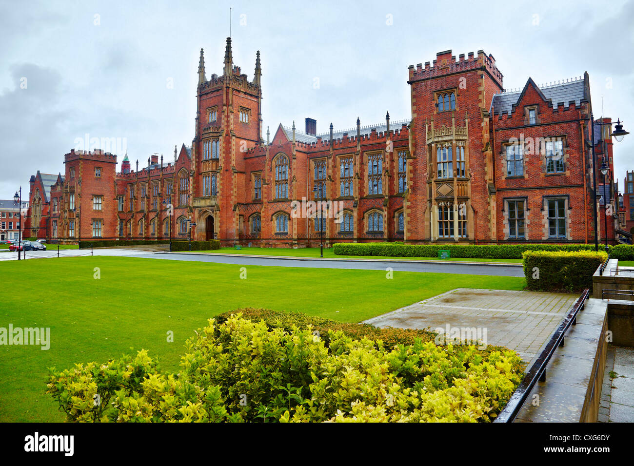 Ulster university belfast building hi-res stock photography and images ...