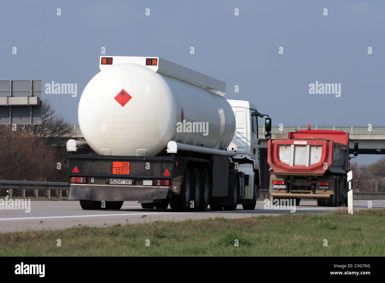 Tank truck on highway near hi-res stock photography and images - Alamy