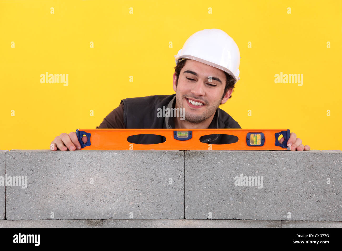 Spirit level bricks hi-res stock photography and images - Alamy