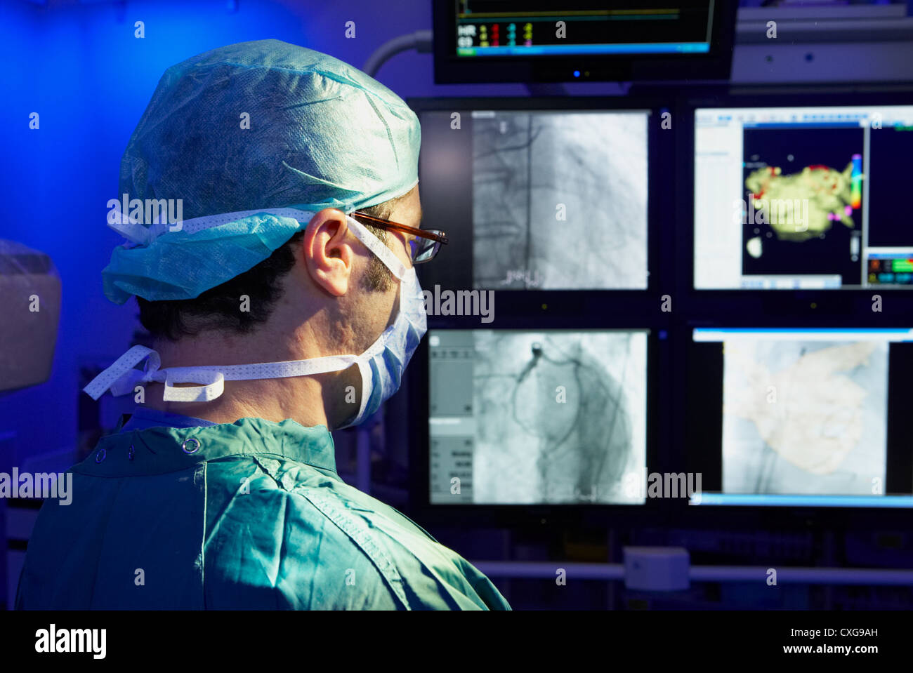 Berlin cardiologist before monitors an advanced cardiology clinic Stock ...