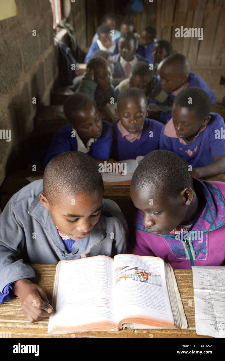 Kenya school classroom students hi-res stock photography and images - Alamy