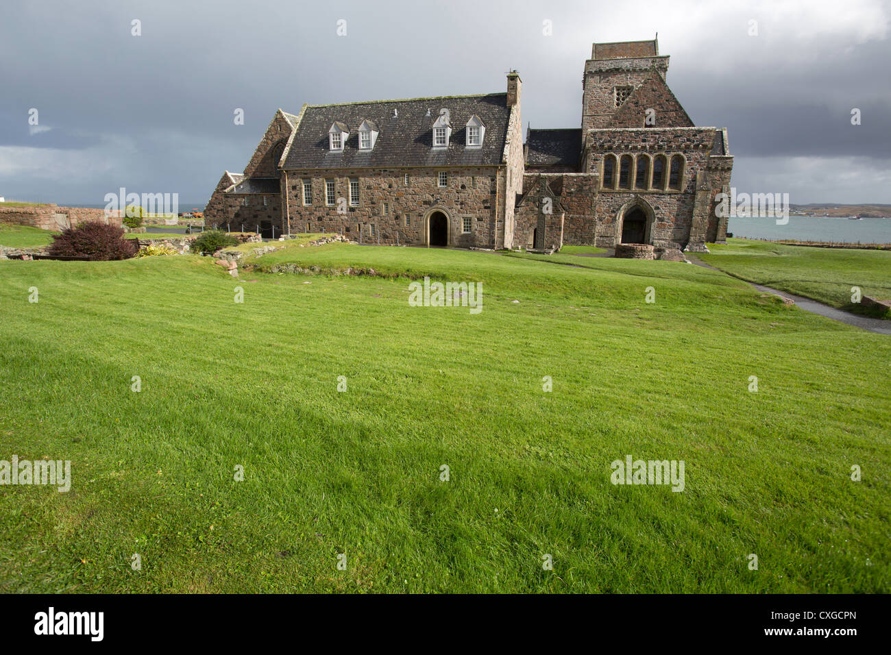 Isle of Iona, Scotland. Picturesque view of Iona Abbey Stock Photo - Alamy