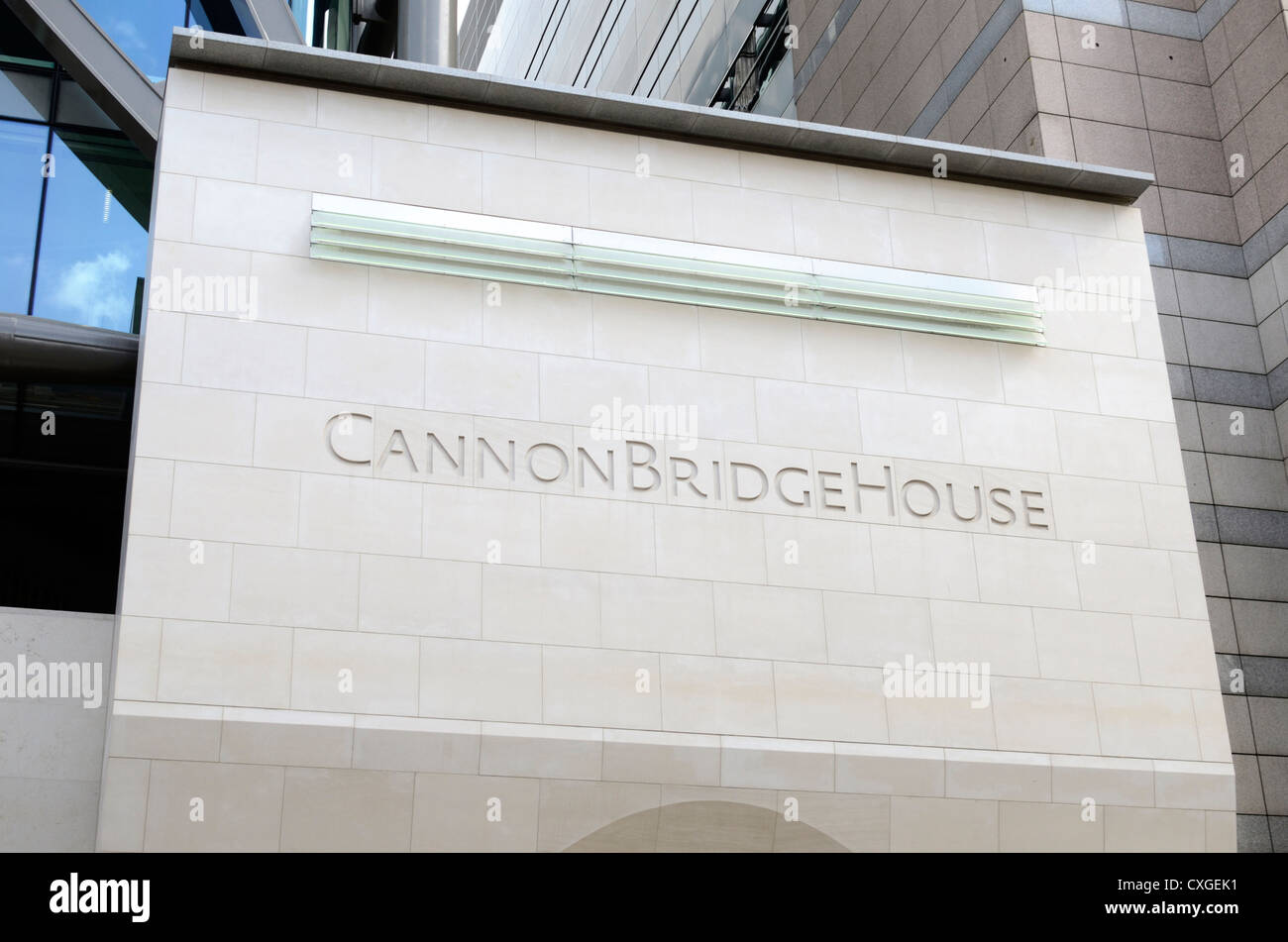 Cannon bridge house london hi-res stock photography and images - Alamy