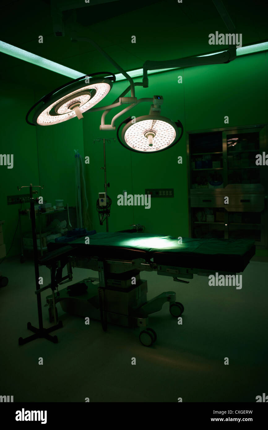 A picture of a green surgery room Stock Photo - Alamy