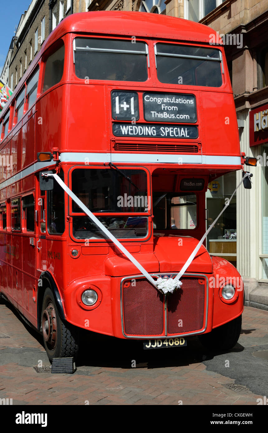 London routemaster bus hi-res stock photography and images - Alamy