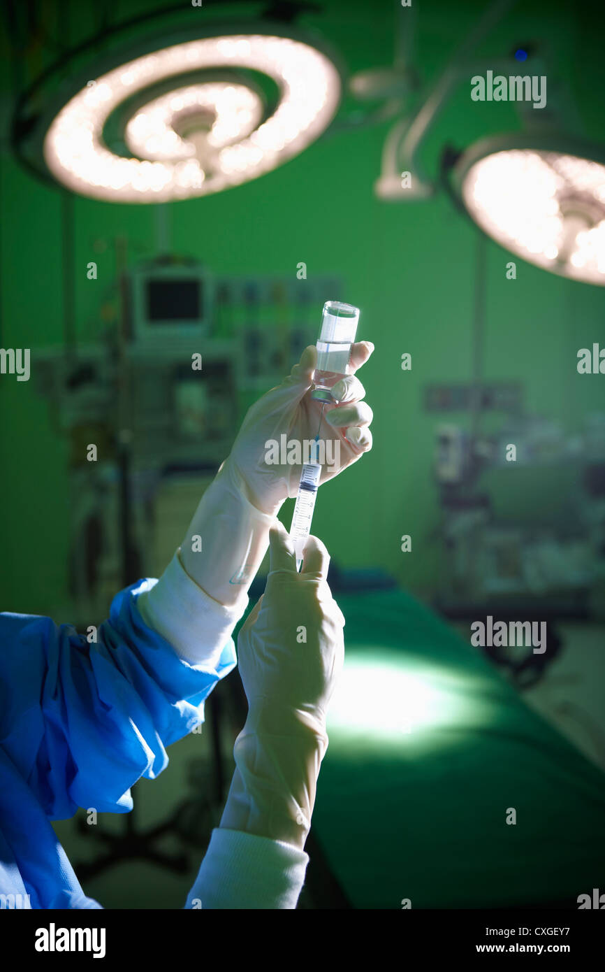 Injection by sringe hi-res stock photography and images - Alamy