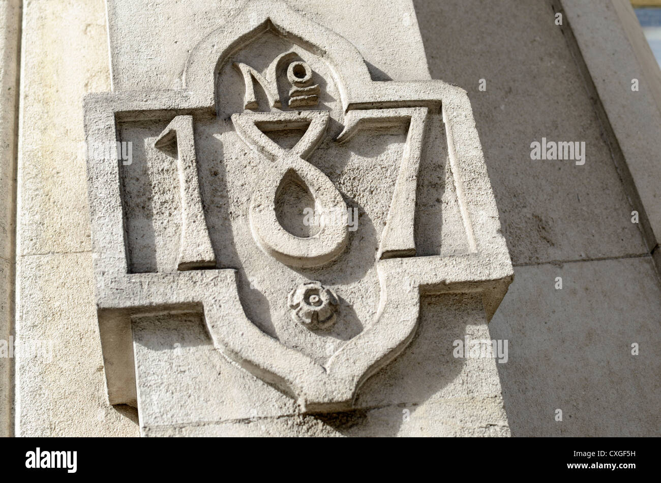 187 street number carved in stone, Fleet Street, London, England Stock ...