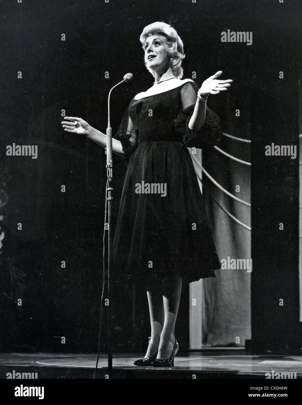 ROSEMARY CLOONEY (1928-2002) US singer at the London Palladium in 1954 ...