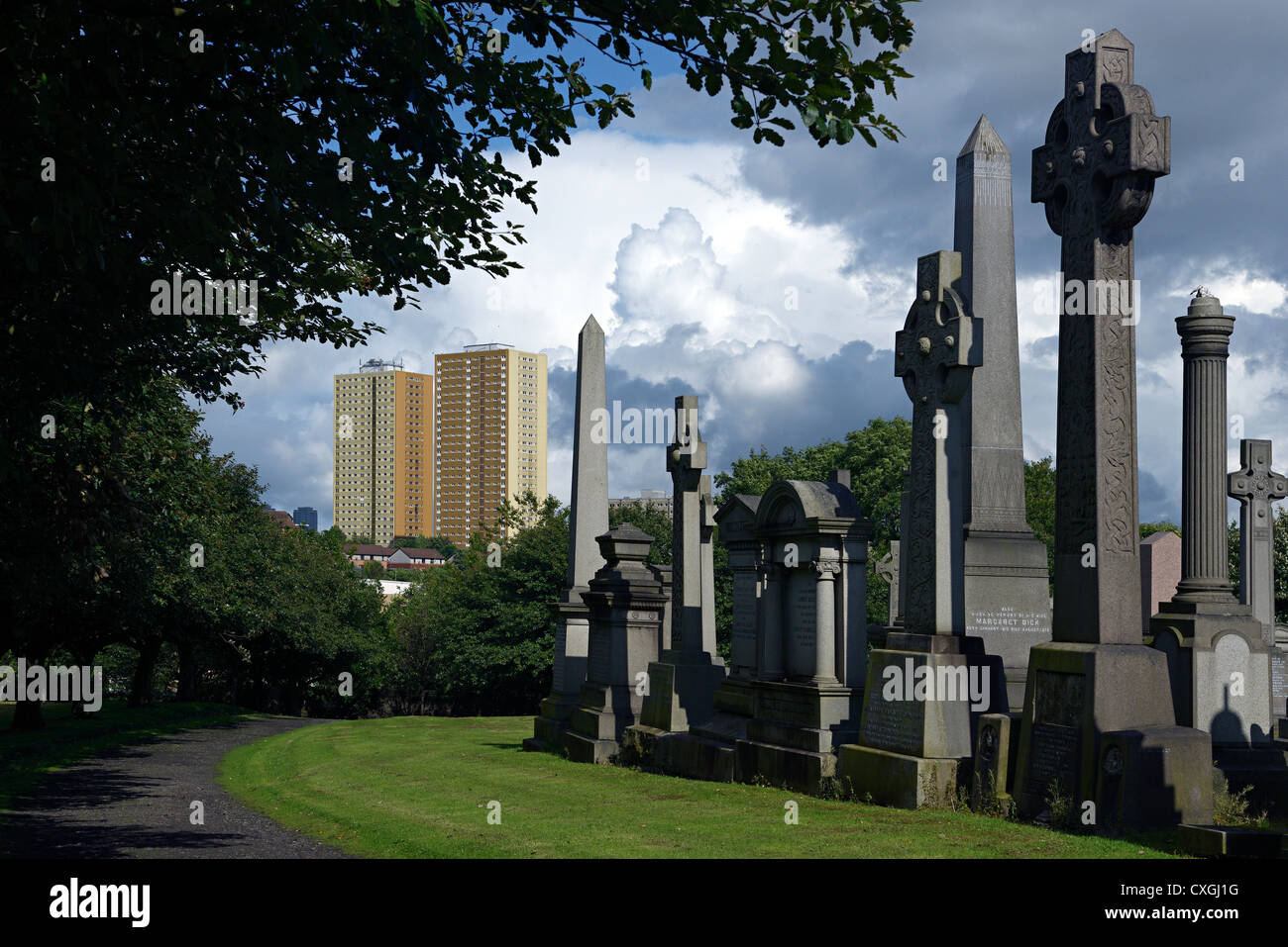glasgow necropolis celtic cross memorial Stock Photo - Alamy