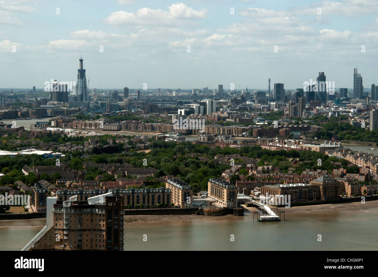 Thames skyline hi-res stock photography and images - Alamy