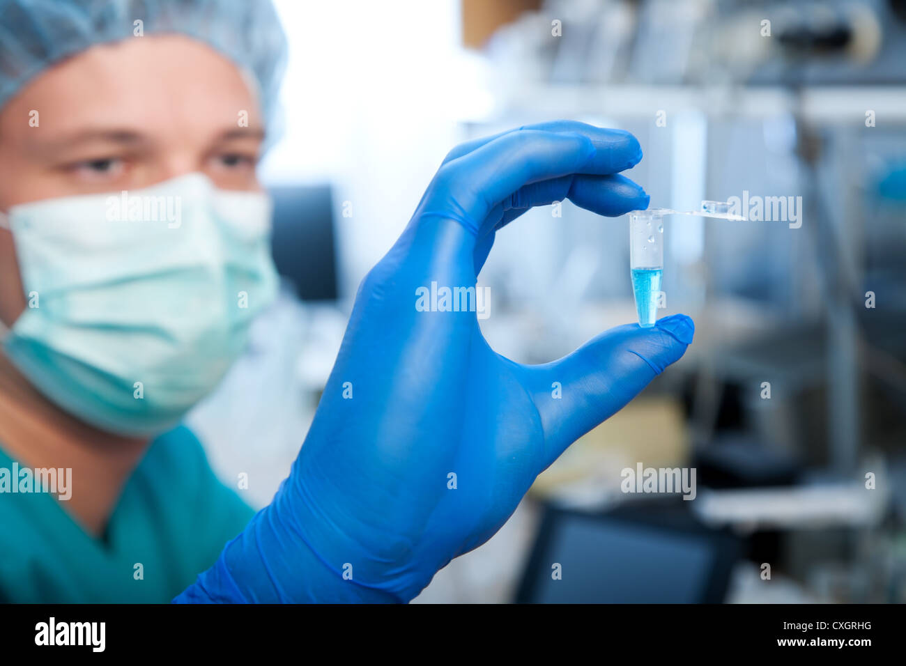 Tec lab man hi-res stock photography and images - Alamy