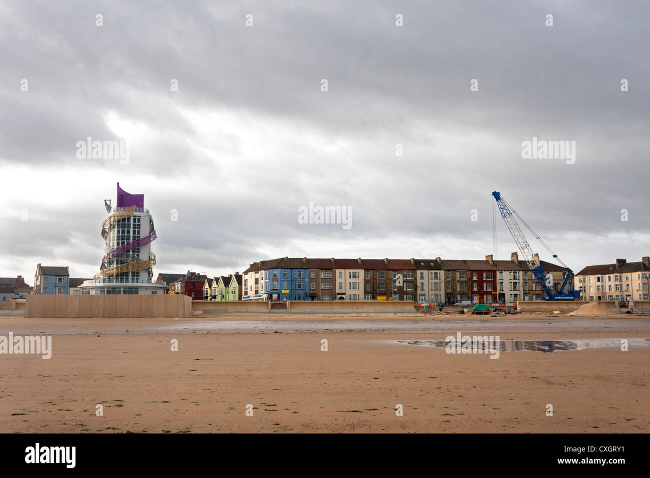 Pier vertical hi-res stock photography and images - Alamy