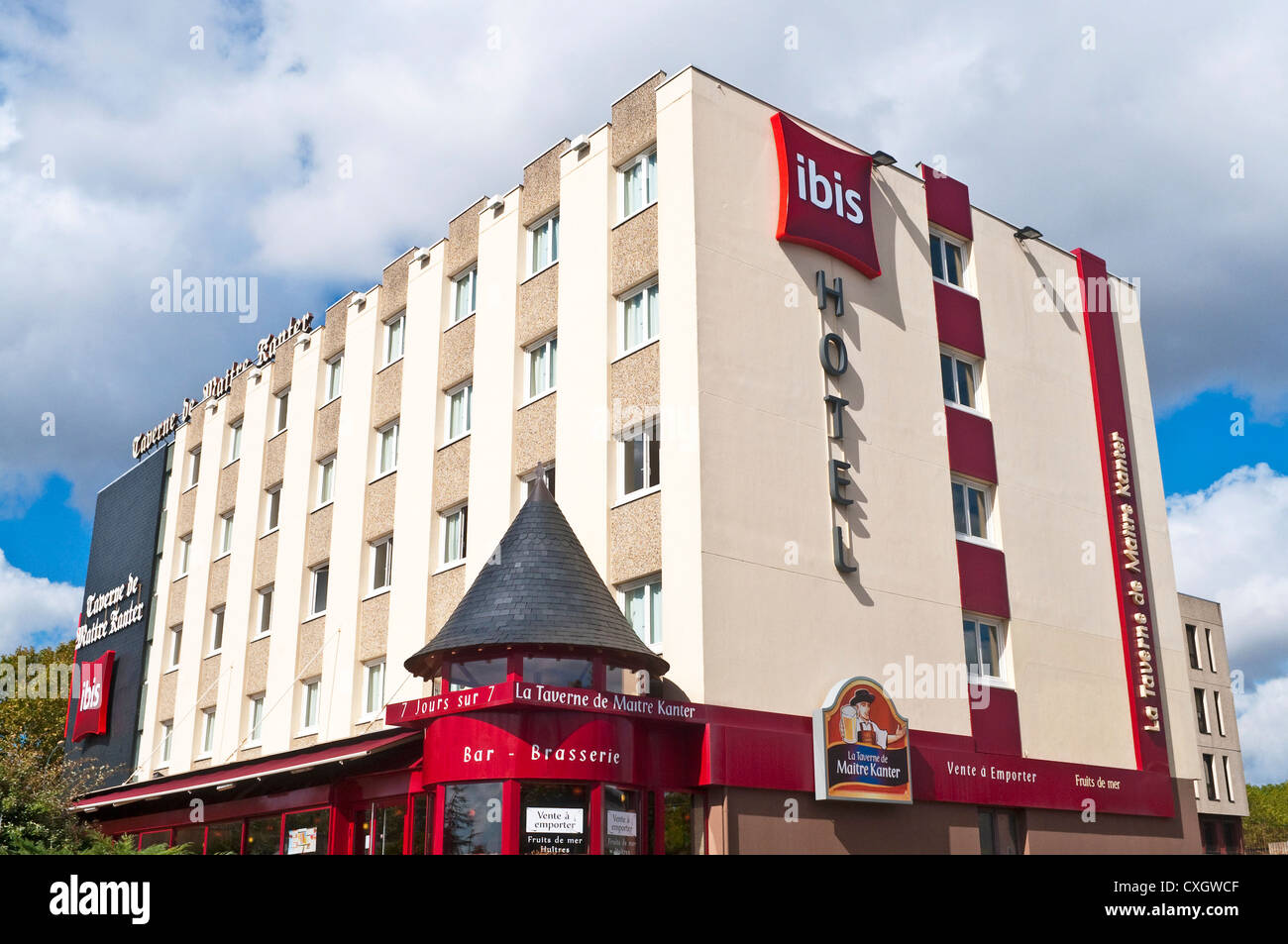 Ibis hotel building hi-res stock photography and images - Alamy