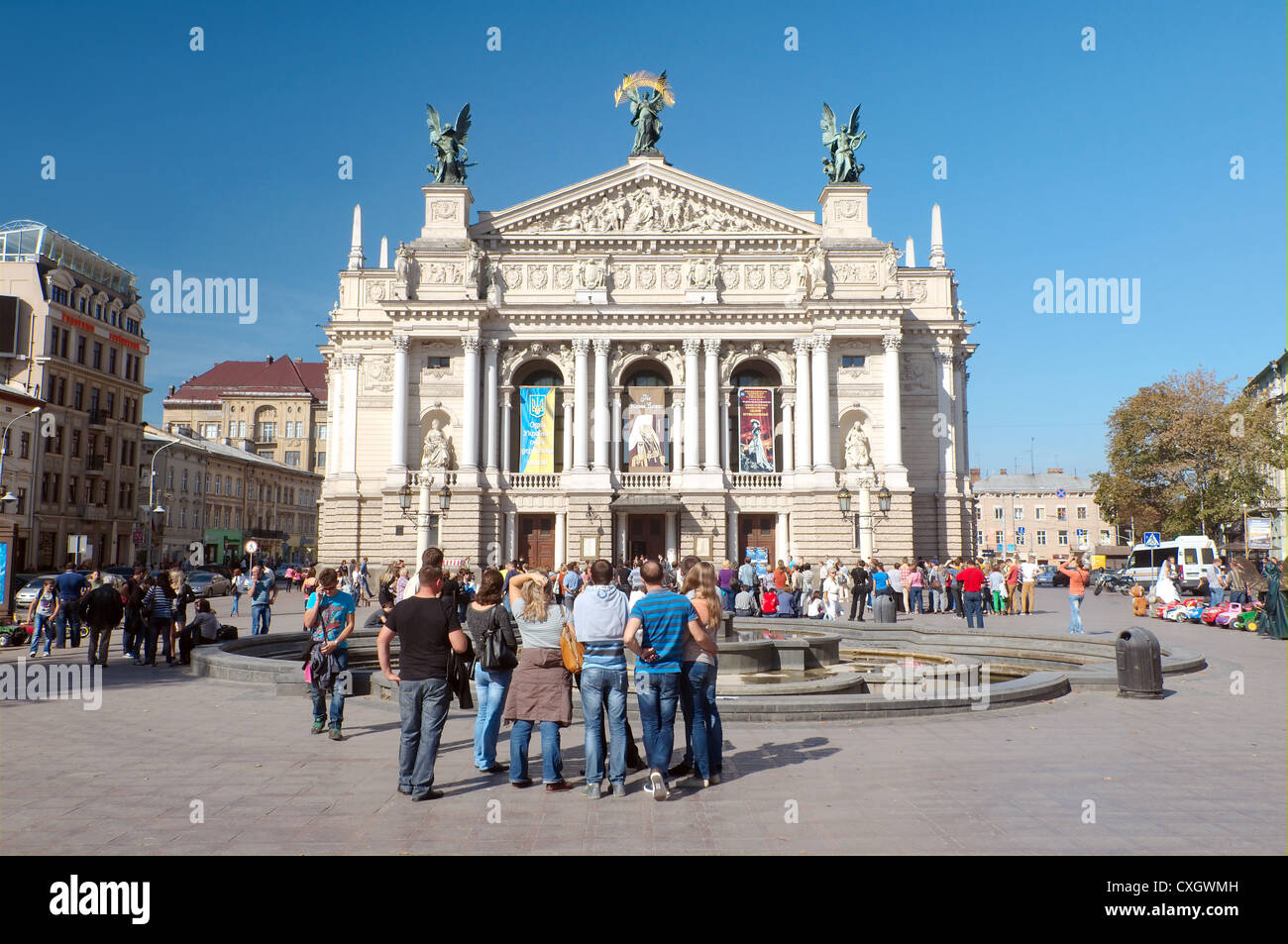 The lviv theatre of opera and ballet hi-res stock photography and ...