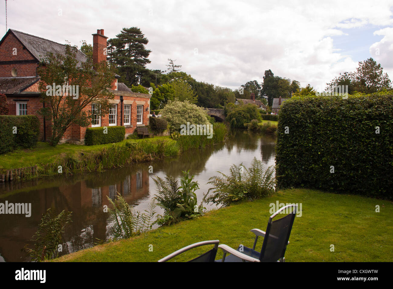 Pretty rural English village hamlet of Eardisland Herefordshire England ...