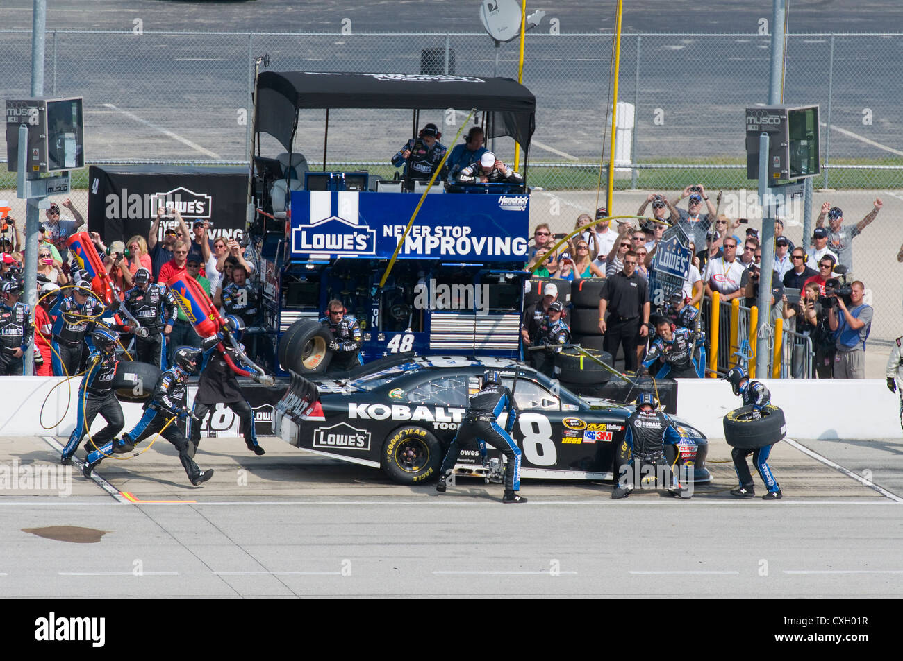 Pit stop flag hi-res stock photography and images - Alamy
