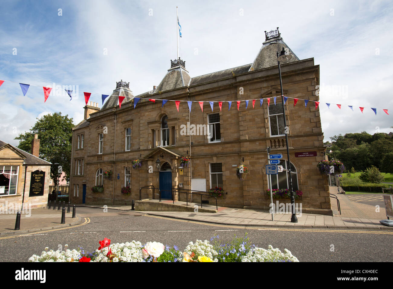 Jedburgh town centre hi-res stock photography and images - Alamy