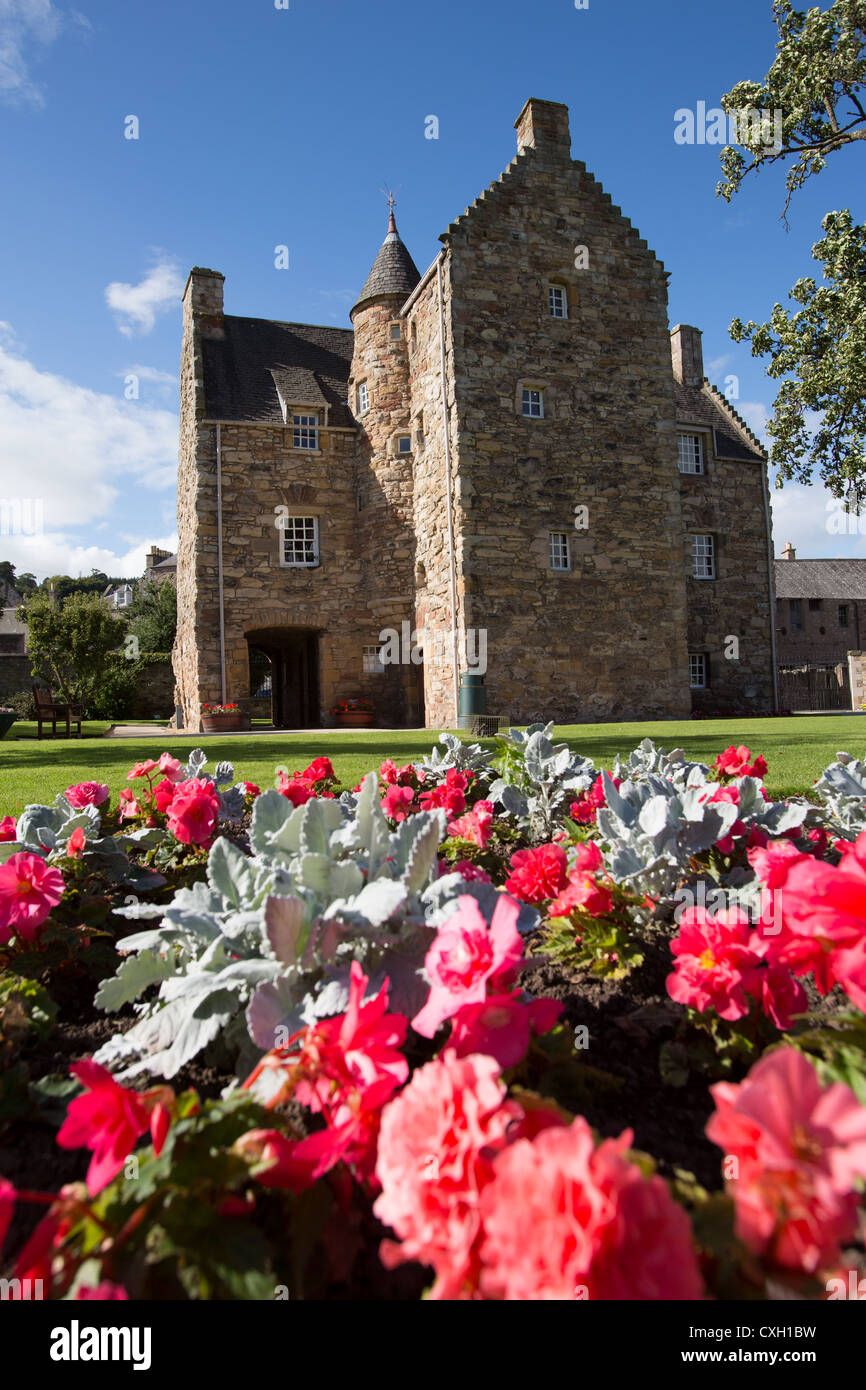 Town of Jedburgh, Scotland. Colourful view of the Mary Queen of Scot’s ...