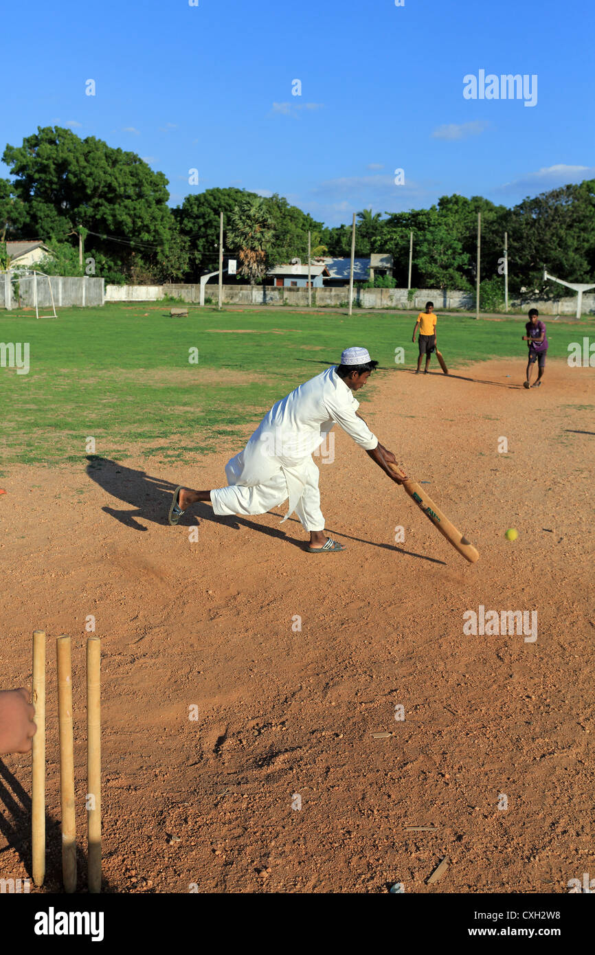 Game of social cricket in Trincomalee, Sri Lanka Stock Photo - Alamy