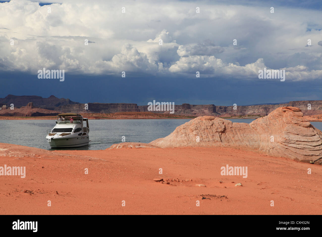 Boating in Lake Powell in Utah, US Stock Photo - Alamy