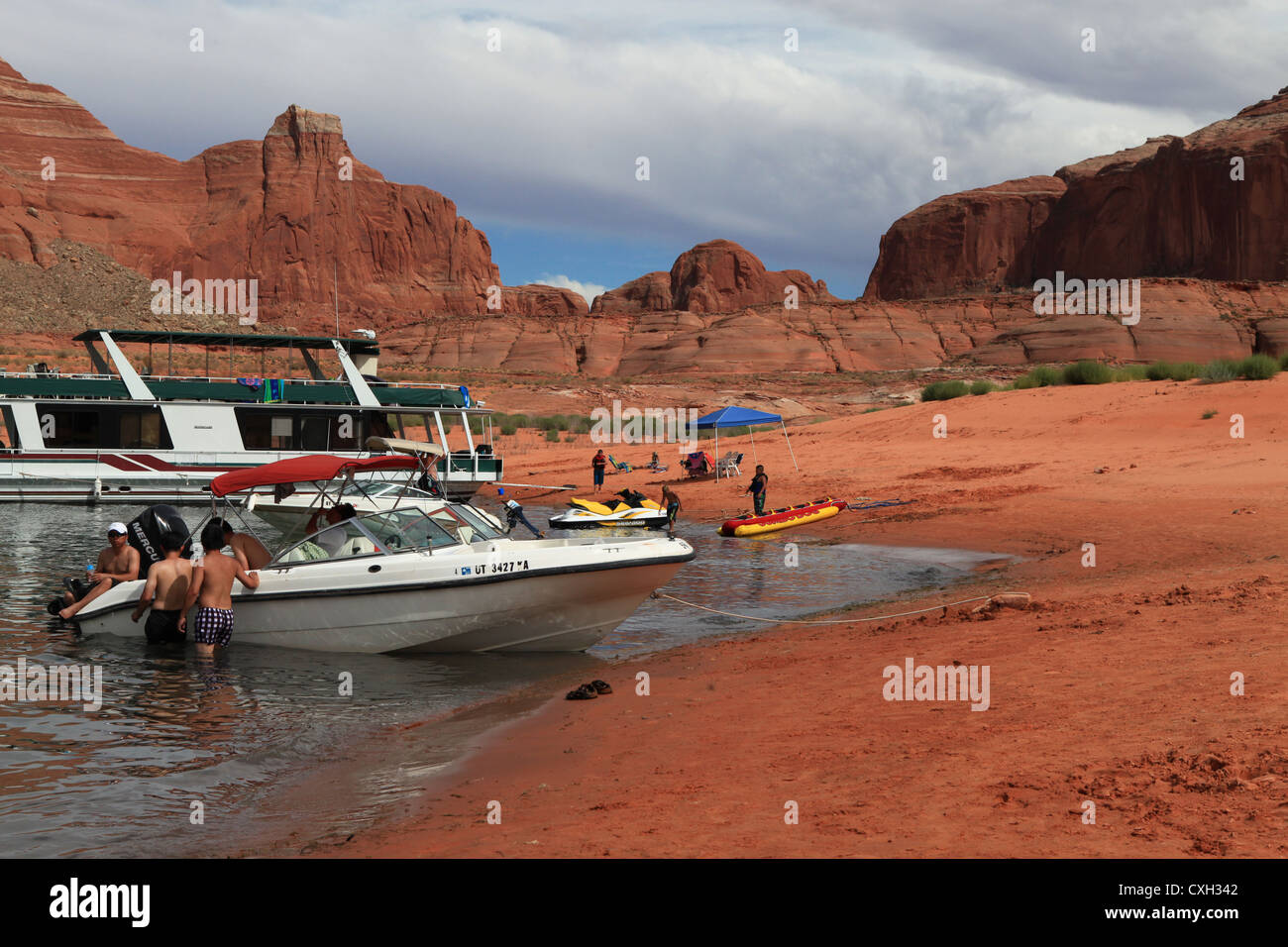 Boating in Lake Powell in Utah, US Stock Photo - Alamy