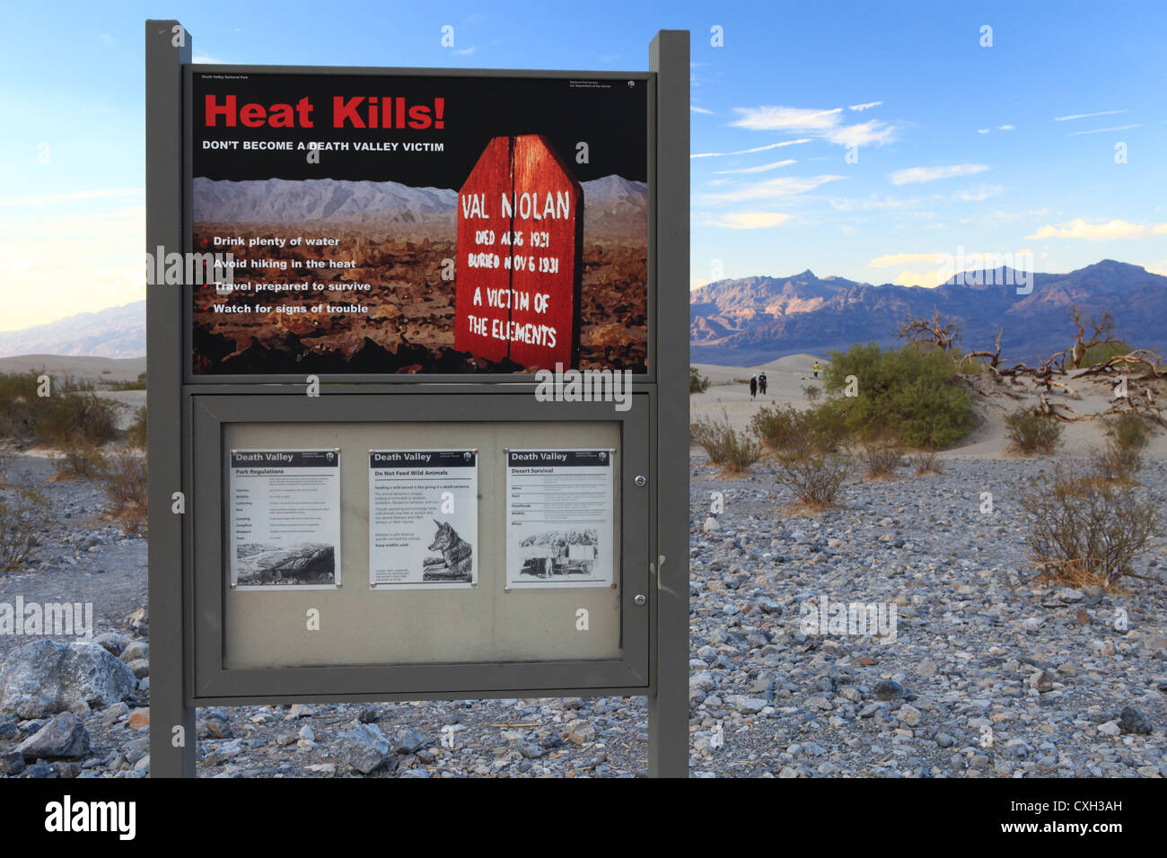 Heat kills warning sign in Death Valley national park desert in Nevada ...