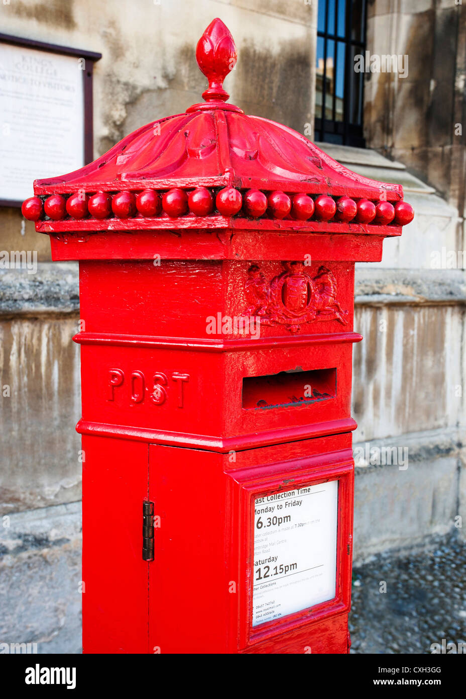 Old fashioned red pillar box hi-res stock photography and images - Alamy