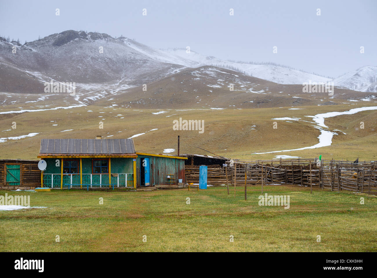Mongolian hut hi-res stock photography and images - Alamy