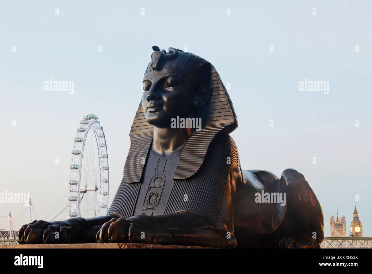 Statue sphinx london embankment hi-res stock photography and images - Alamy