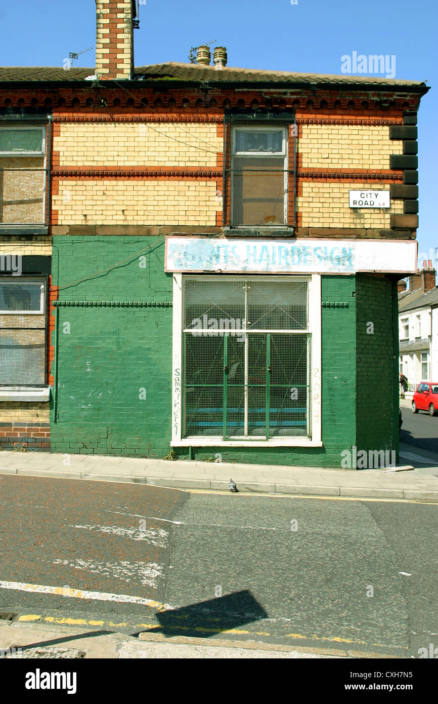 Empty shop, Liverpool, England, UK Stock Photo - Alamy