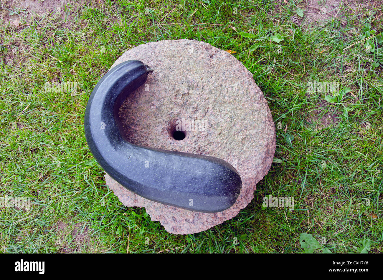 Millstone garden hi-res stock photography and images - Alamy