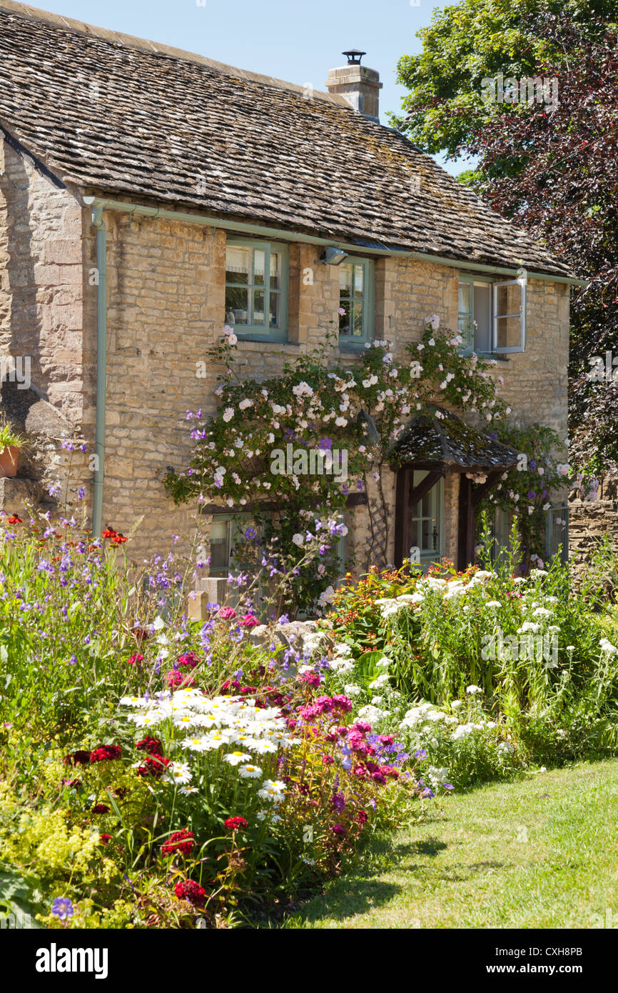 Cotswold cottage hi-res stock photography and images - Alamy