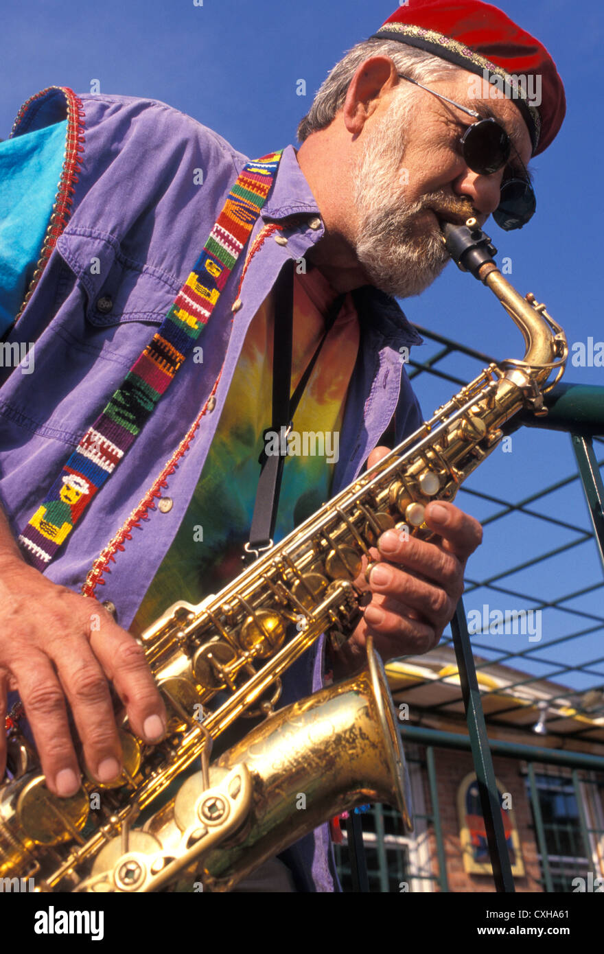Alto saxaphone hi-res stock photography and images - Alamy