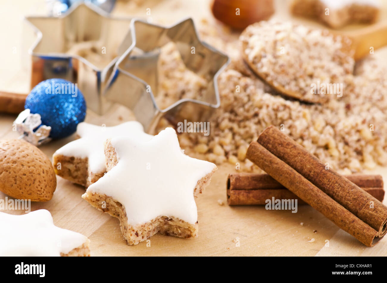 Christmas star shaped shortbread hi-res stock photography and images ...