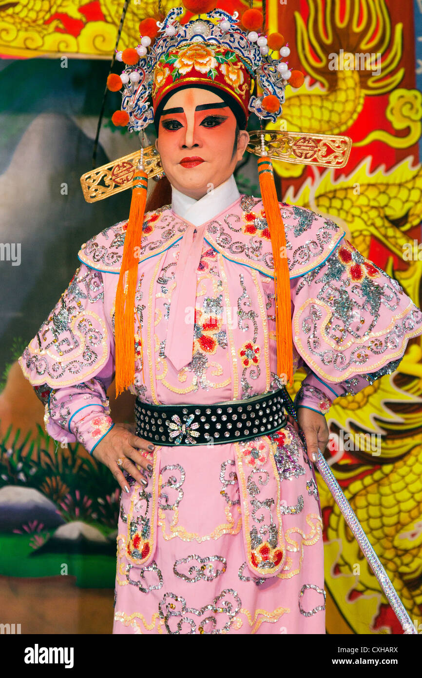 Portrait thai chinese opera hi-res stock photography and images - Alamy
