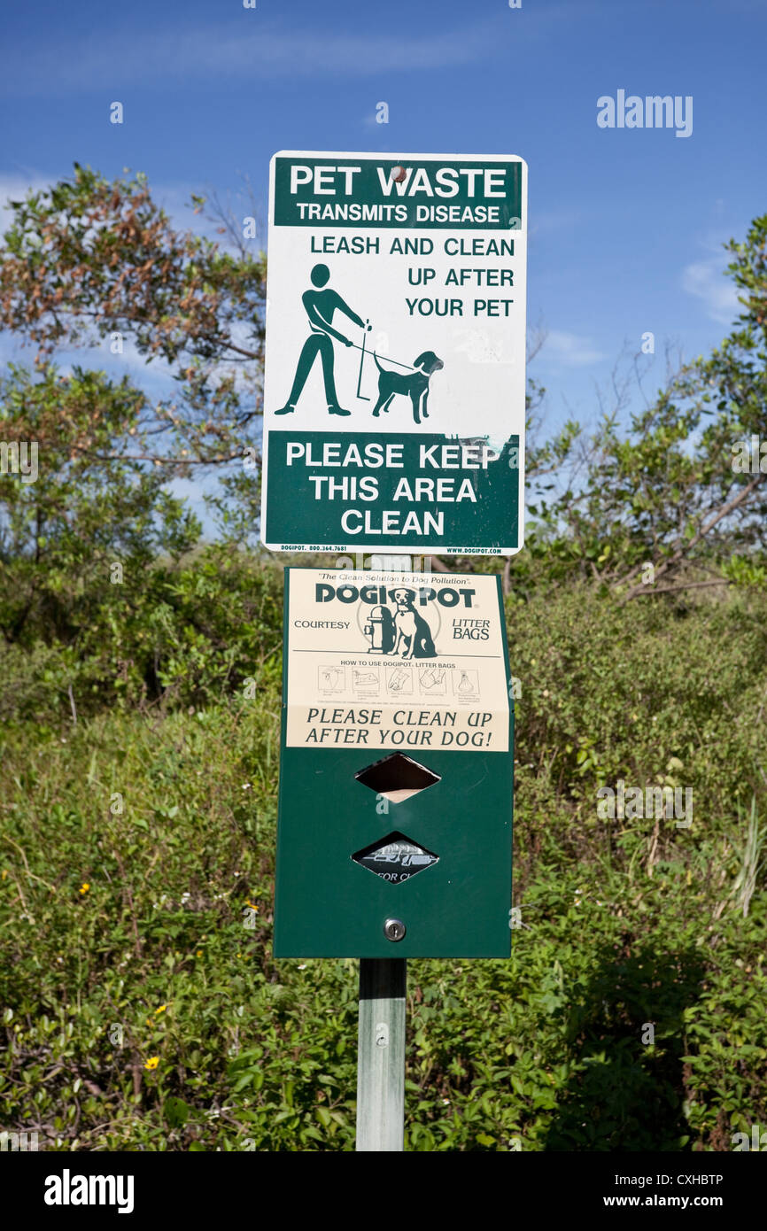 Pet waste sign, Miami, Florida, USA Stock Photo - Alamy