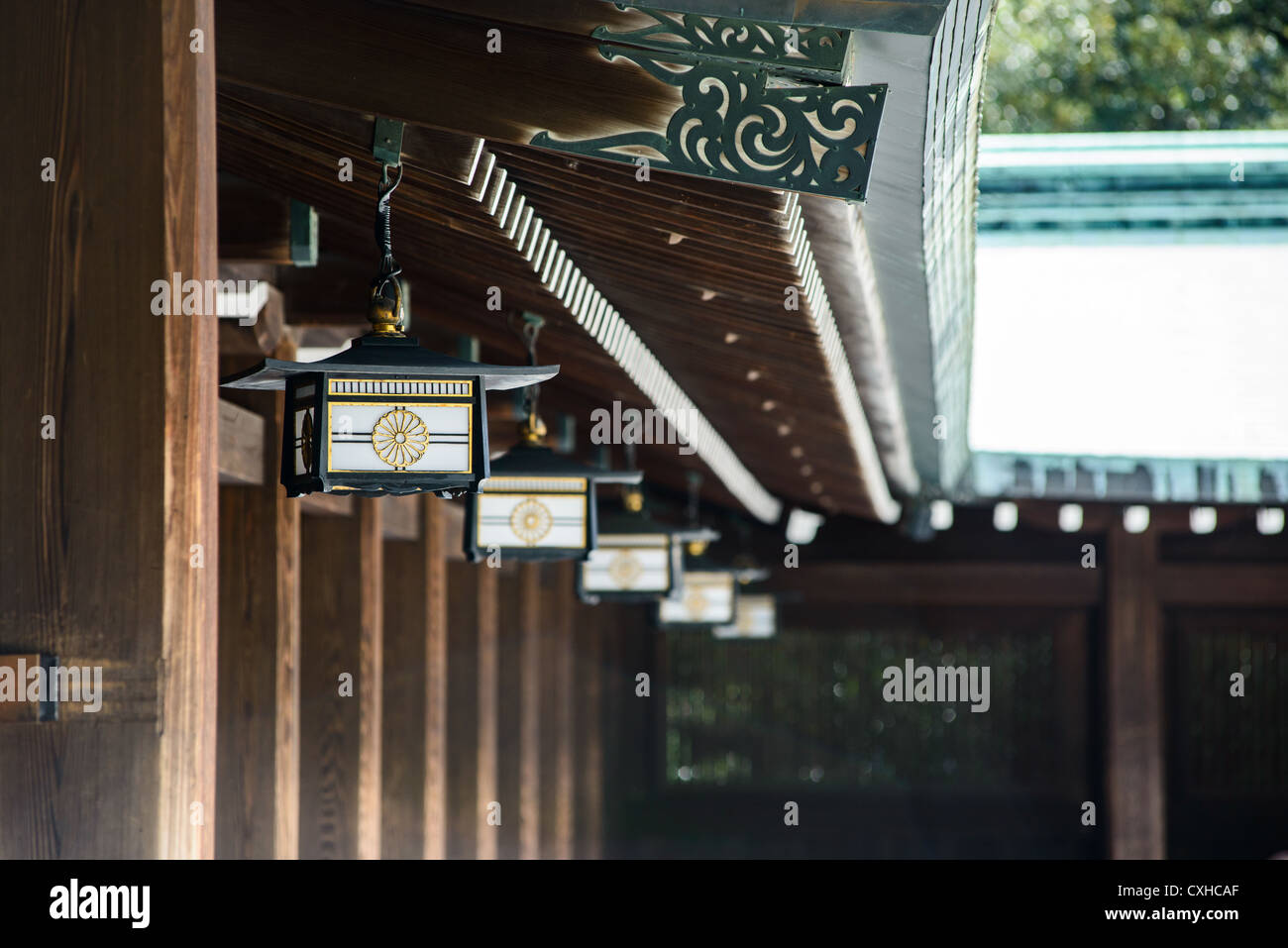 Japanese lamp at meiji jingu shrine hi-res stock photography and images ...
