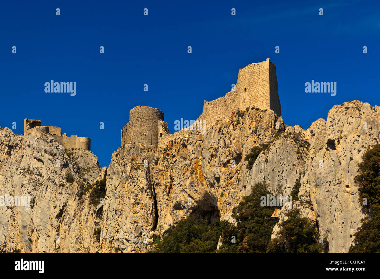 Castles in the pyrenees hi-res stock photography and images - Alamy