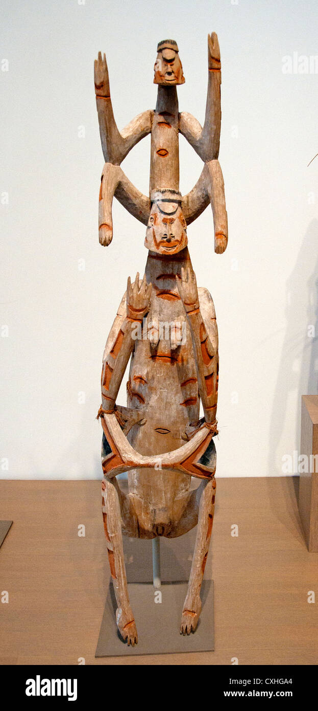 Double figure Komotr village mid 20th Century Ancestor figure Asmat ...