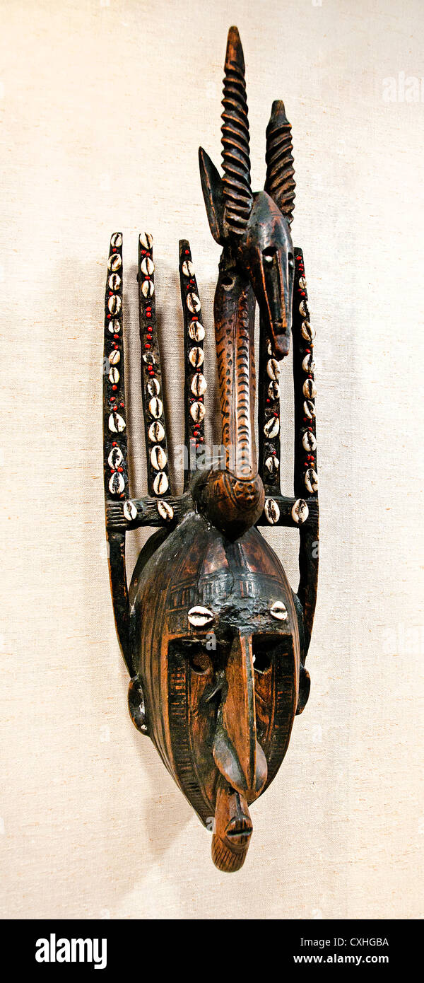 Cowries hi-res stock photography and images - Alamy