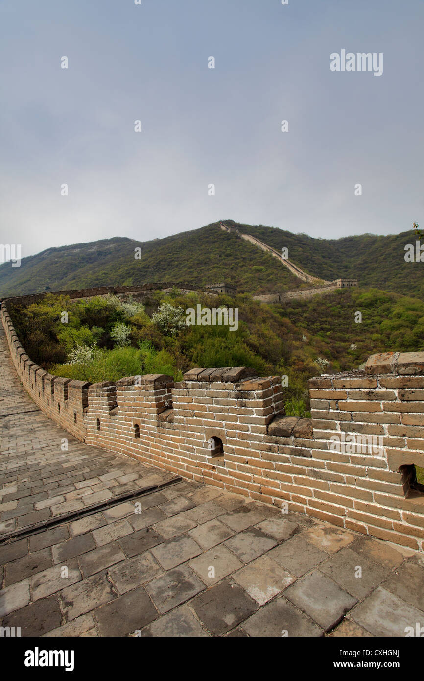 The Mutianyu section of the Great Wall of China, Mutianyu valley ...