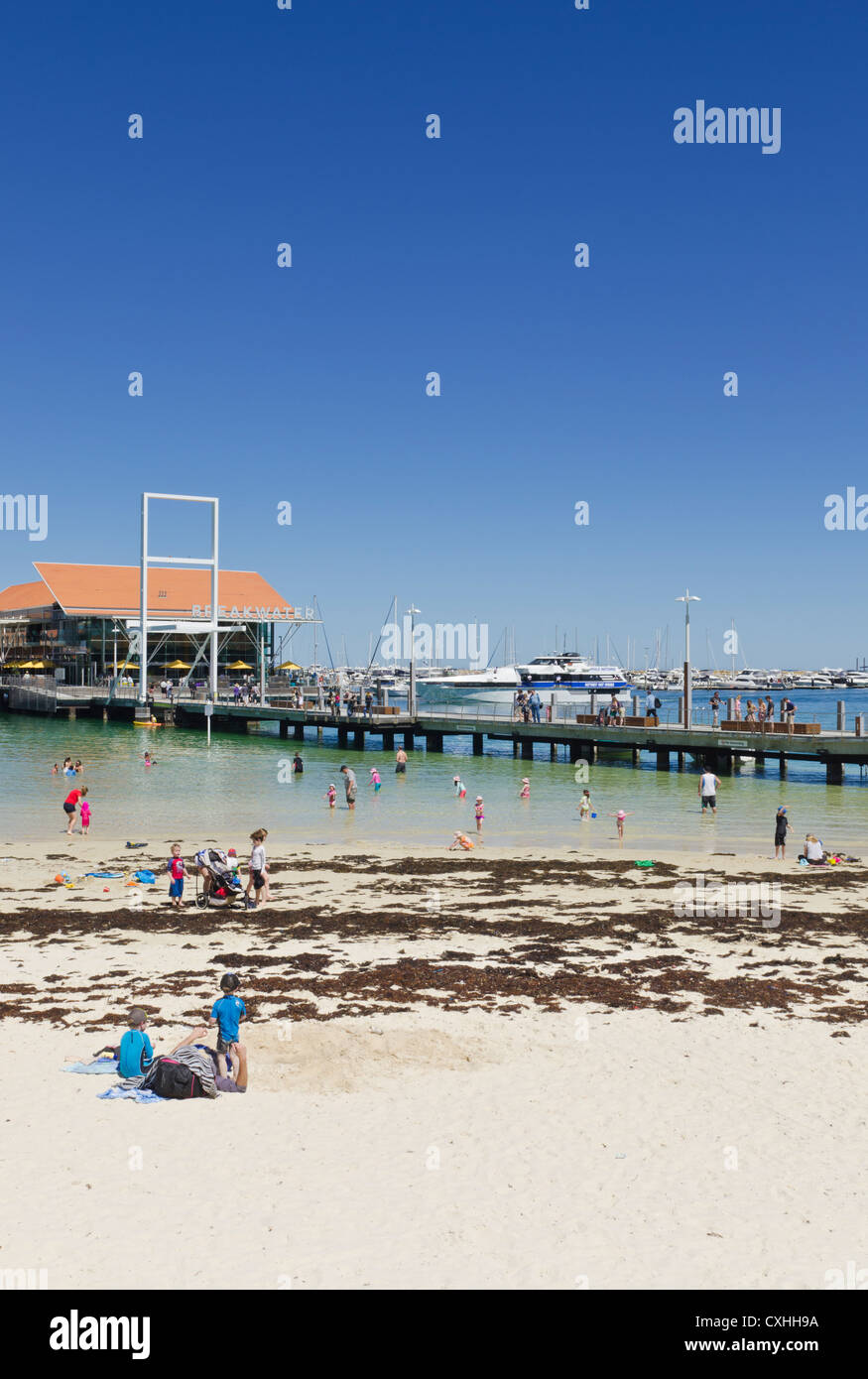 Beach in sorrento hi-res stock photography and images - Alamy