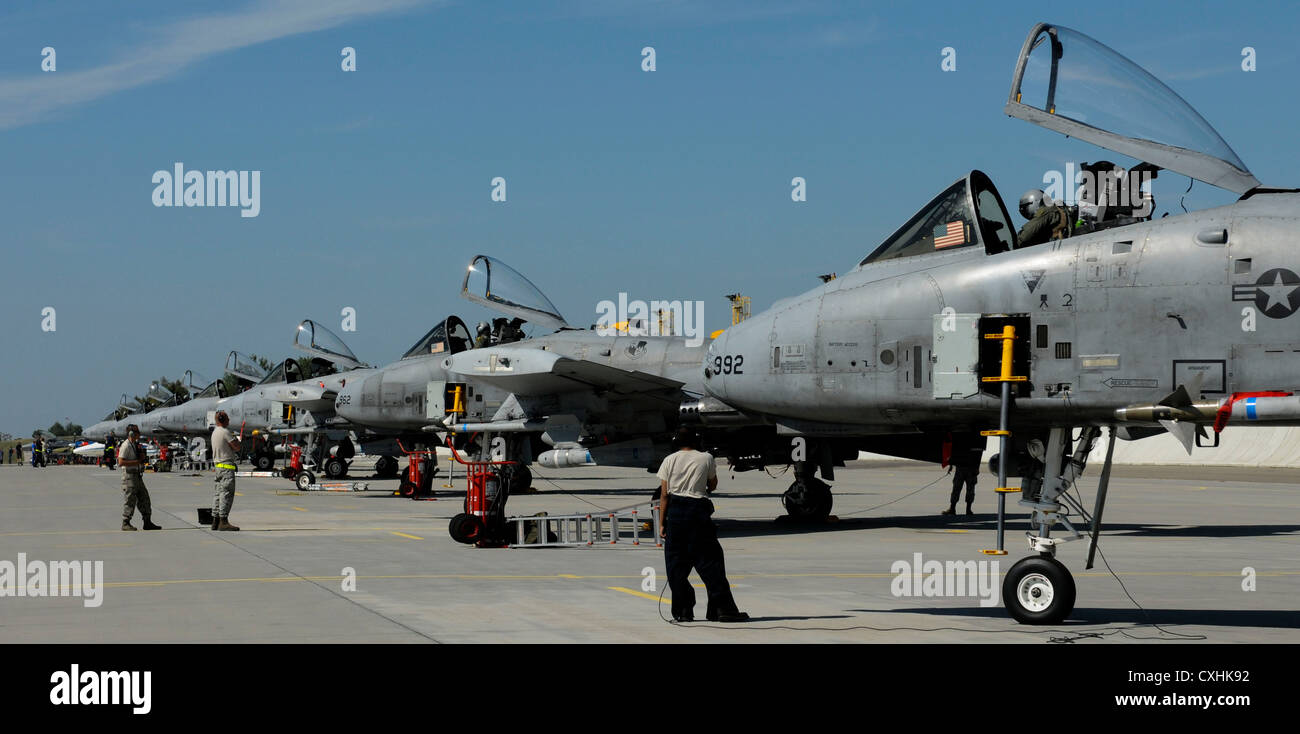 F 16 line up hi-res stock photography and images - Alamy