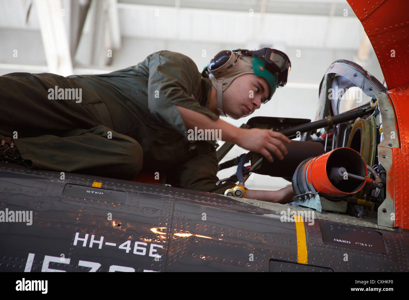 Marine aircraft mechanic hi-res stock photography and images - Alamy