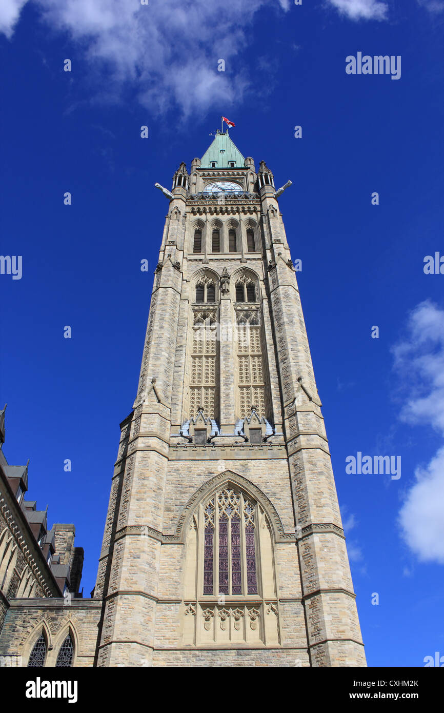 Peace tower on parliament hill hi-res stock photography and images - Alamy